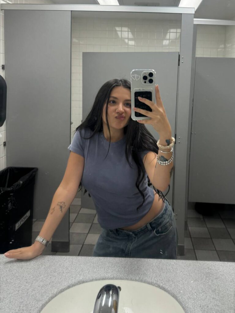 Тендерлибае слив горячих фото 2025 - Sliv-Twitch